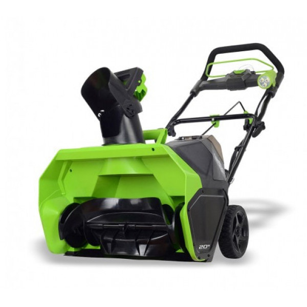 Снегоуборочная техника в фирменном магазине GreenWorks